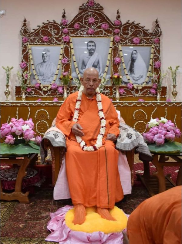 Swami Smarananandaji 16th president of Ramakrishna math and Ramakrishna ...
